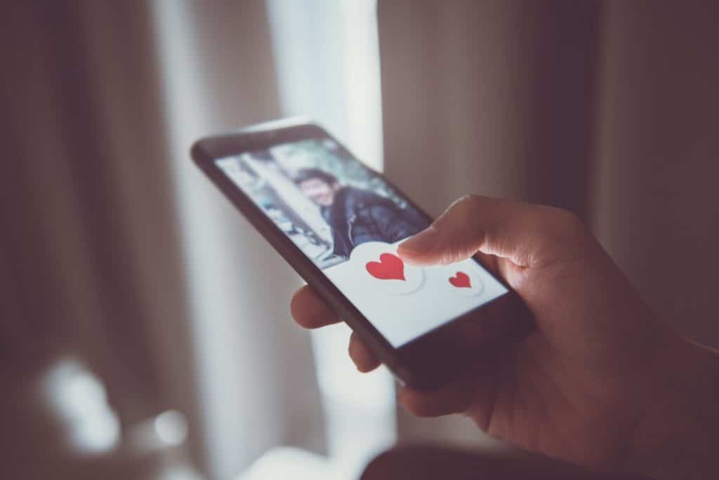 Online Dating Is Dangerous, So Why Do We Love It? - Taylor & Ring